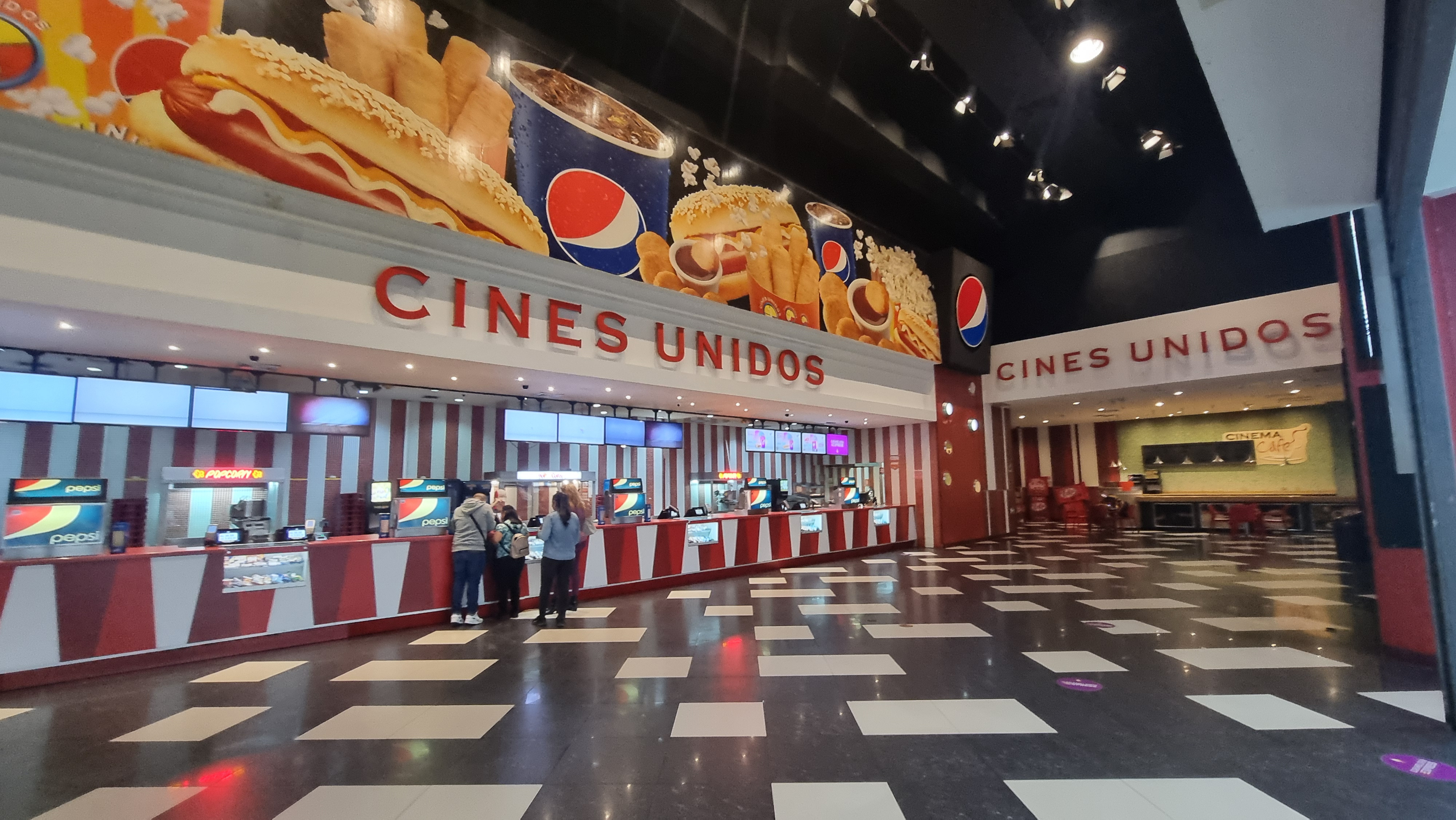 Cines Unidos , L-6